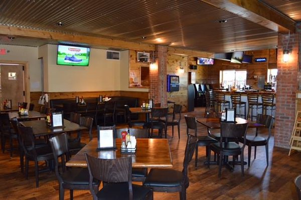 OUTBOARDS BAR & GRILL - Updated December 2024 - 48 Photos & 53 Reviews ...