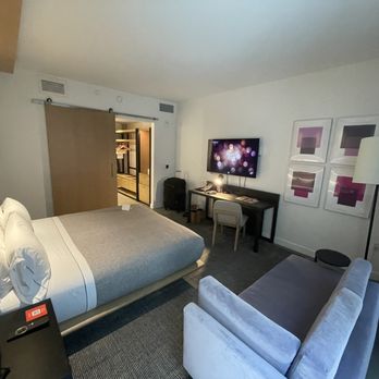 CANOPY BY HILTON AUSTIN DOWNTOWN - Updated December 2024 - 282 Photos ...