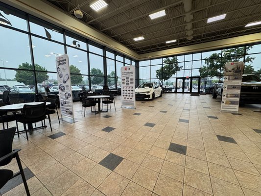 SERRA TOYOTA - Updated November 2025 - 74 Photos & 113 Reviews - 5727 S ...