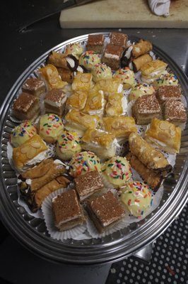 THE BUFFET WAY - Updated December 2025 - 15 Reviews - 31 Curtis Ave ...