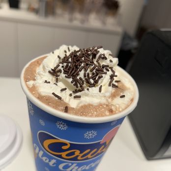 COWS - Updated July 2024 - 292 Photos & 171 Reviews - 138 Banff Avenue ...