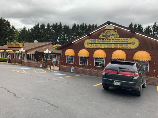 SILVER LAKE TWIN DRIVE-IN MOVIE THEATRE - TEMP. CLOSED - 25 Photos & 13 ...