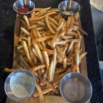 EDISON HOUSE - Updated January 2026 - 54 Photos & 14 Reviews - 335 S ...