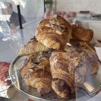 BLUSH RESTAURANT & BAKERY - Updated June 2025 - 452 Photos & 200 ...