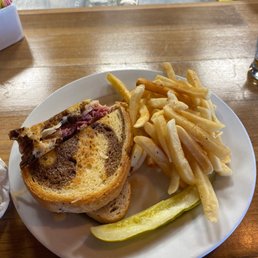 SPLIT ROCK RESTAURANT & BAR - Updated July 2025 - 427 Photos & 185 ...