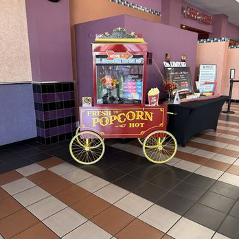 REGAL TURLOCK - Updated December 2025 - 147 Photos & 105 Reviews - 2323 ...