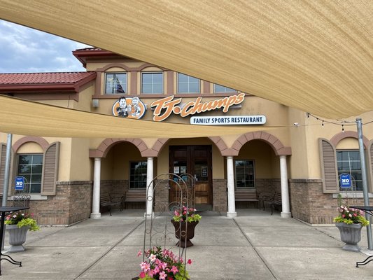 TJ CHUMPS - Updated October 2025 - 73 Photos & 144 Reviews - 1100 E ...