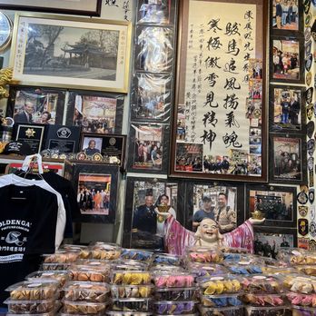 GOLDEN GATE FORTUNE COOKIE FACTORY - Updated July 2024 - 1850 Photos ...