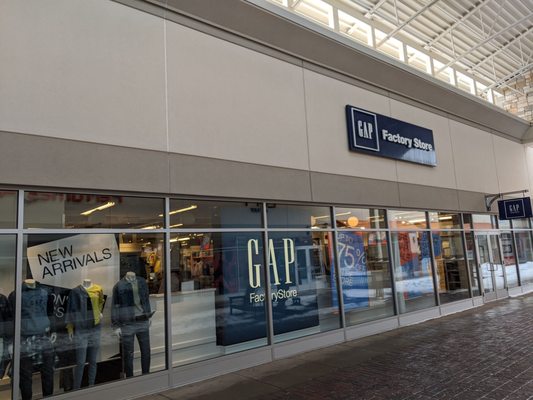 GAP FACTORY - 33 Photos - 3985 Eagan Outlets Pkwy, Eagan, Minnesota ...