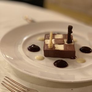 MEDI RESTAURANT & WINE BAR - Updated December 2025 - 610 Photos & 581 ...