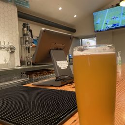 SIDE GATE BREWERY & BEER GARDEN - Updated July 2025 - 167 Photos & 110 ...