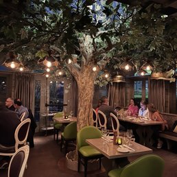 AUTOGRAPH BRASSERIE - Updated December 2025 - 698 Photos & 400 Reviews ...