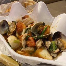 UNCLE BO’S PUPU BAR & GRILL - 3382 Photos & 2045 Reviews - 559 Kapahulu ...