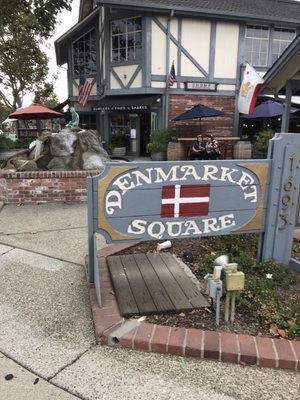 THE LITTLE MERMAID FOUNTAIN - Updated September 2025 - 86 Photos & 30 ...