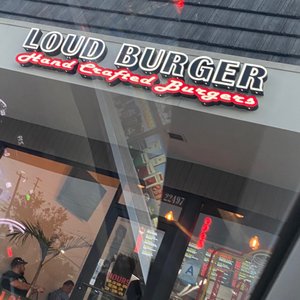 LOUD BURGER - 108 Photos & 142 Reviews - Restaurants near Grand Terrace ...