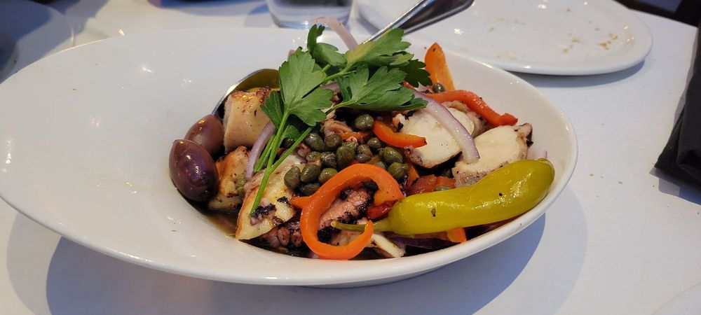 PHILINOS - Updated January 2026 - 17 Photos - 1670 Boulevard Saint ...