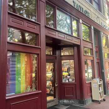 TAYLOR BOOKS - Updated November 2025 - 130 Photos & 173 Reviews - 226 ...