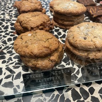 YELLOW THE CAFE - Updated July 2025 - 1033 Photos & 443 Reviews - 1524 ...