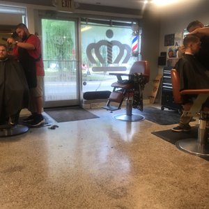 COLONIAL BARBER SHOP - 35 Photos & 11 Reviews - Barbers - 1041 ...