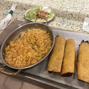 LA PARRILLA - Updated November 2025 - 32 Photos & 43 Reviews - 140 ...