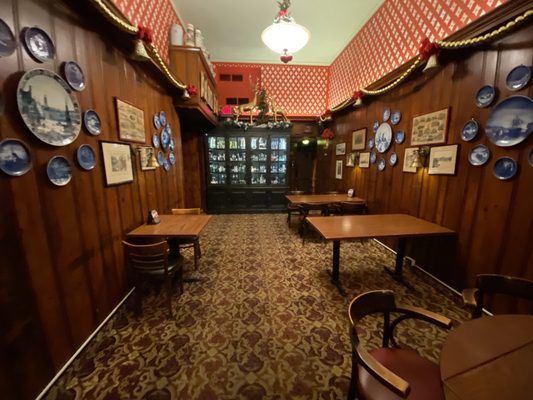 STUDENT PRINCE - 397 Photos & 375 Reviews - 8 Fort St, Springfield, MA ...