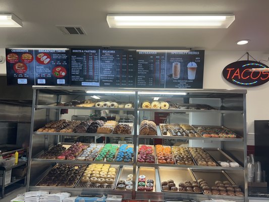 SNOWFLAKE DONUT - Updated August 2025 - 501 W Main St, Tomball, Texas ...