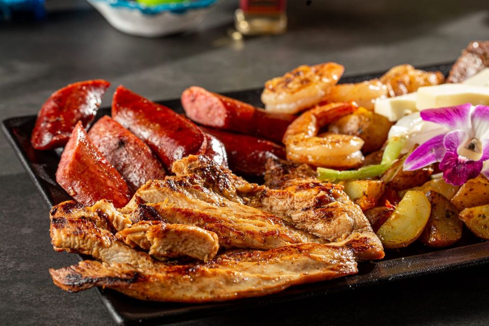 CALACAS BAR AND GRILL - Updated December 2025 - 104 Photos & 42 Reviews ...