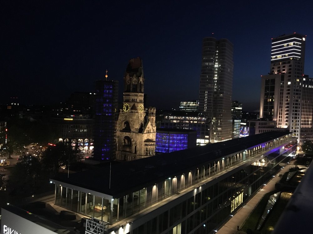 MONKEY BAR - 272 Photos & 160 Reviews - Cocktail Bars - Budapester Str ...