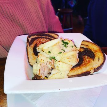 THE RED ROOSTER BAR & GRILL - Updated July 2024 - 120 Photos & 220 ...