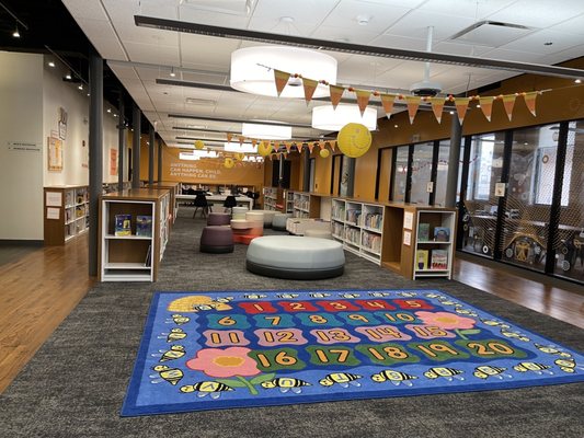 CHICAGO PUBLIC LIBRARY - WEST LOOP - Updated December 2025 - 28 Photos ...