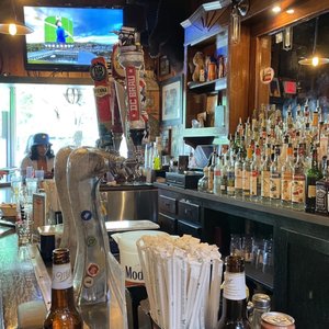 TUNE INN - 327 Photos & 528 Reviews - 331 Pennsylvania Ave SE ...