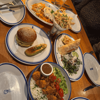 HUDSON HOUSE - Updated May 2025 - 965 Photos & 633 Reviews - 4933 Belt ...