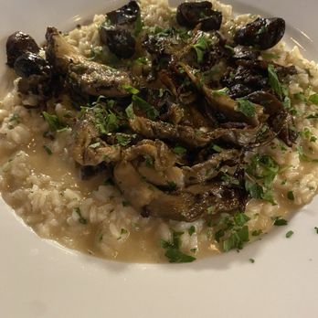 LI’L MAZZARAS - Updated December 2025 - 53 Photos & 25 Reviews - 102 ...