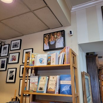 LANDMARK BOOKSELLERS - Updated July 2025 - 41 Photos & 30 Reviews - 114 ...