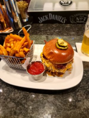 THREE ROSES TAVERN - Updated March 2025 - 53 Photos & 50 Reviews - 105 ...