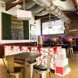 Pitchers Sports Bar - Cheap - Sports Bars - Updated June 2025 - 359 ...