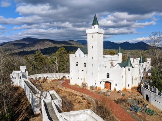 UHUBURG EAGLE OWL CASTLE - Updated July 2024 - 46 Photos - 571 Ridge Rd ...