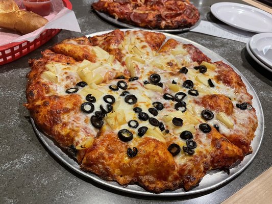 TOPPERS PIZZA PLACE - Updated November 2024 - 78 Photos & 129 Reviews ...