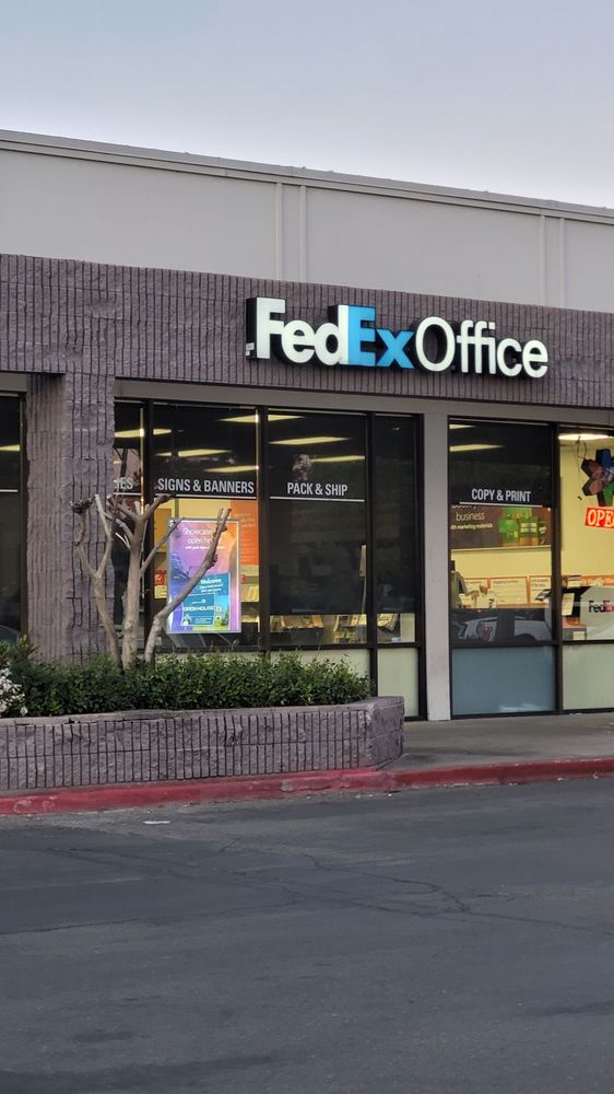 FEDEX OFFICE PRINT & SHIP CENTER - Updated December 2025 - 24 Photos ...