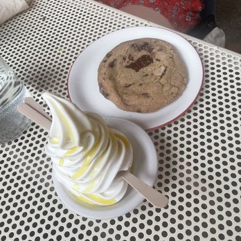 BIRDIE’S - Updated May 2024 - 391 Photos & 163 Reviews - 2944 E 12th St ...