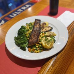 REDLINE ROADHOUSE - Updated March 2025 - 87 Photos & 58 Reviews - 5739 ...