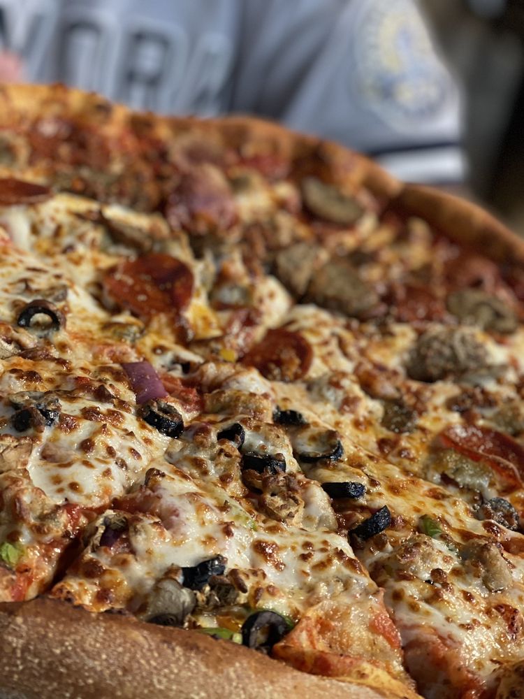 SAM & LOUIE’S ITALIAN RESTAURANT & NEW YORK PIZZERIA - Updated August ...