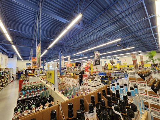 OUTLET LIQUOR - Updated December 2025 - 34 Photos & 18 Reviews - 2152 ...
