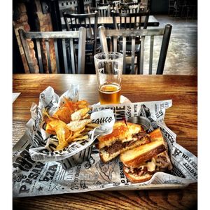 SQUIRREL CAGE TAVERN - 20 Photos & 47 Reviews - Dive Bars - 5528 ...