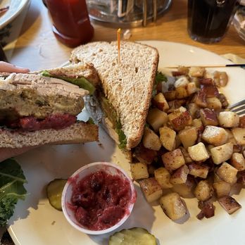 SPRAGUE’S MAPLE FARMS - Updated September 2025 - 447 Photos & 193 ...