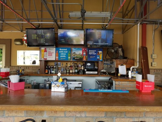 TJ CHUMPS - 65 Photos & 121 Reviews - 1100 E Dayton Yellow Springs Rd ...