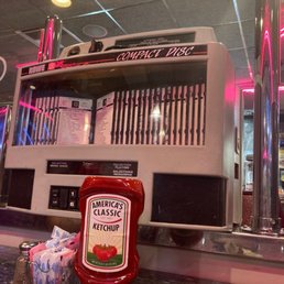 COLONNADE DINER - Updated June 2025 - 103 Photos & 155 Reviews - 2001 ...