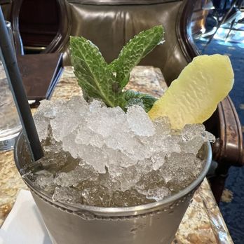 ROUND ROBIN BAR - Updated January 2025 - 223 Photos & 209 Reviews ...