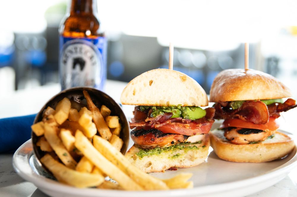 TRIANGLE GRILLE - 48 Photos & 24 Reviews - 369 W Vine St, Lexington, KY ...