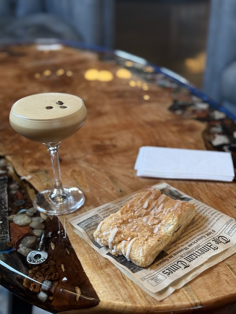 FR8 HOUSE - Updated October 2025 - 111 Photos & 32 Reviews - 2330 ...